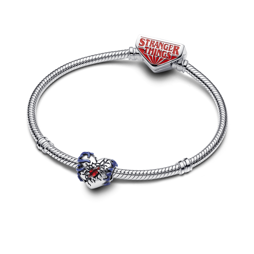Charm Corazón que brilla en la oscuridad de Stranger Things|Pandora ...