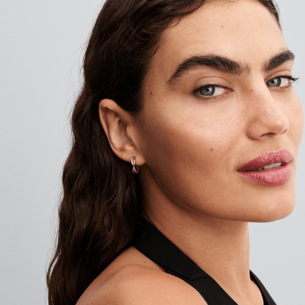 Aretes de Aro Abiertos en Dos Tonos de Forma Orgánica|Pandora - Pandora ...